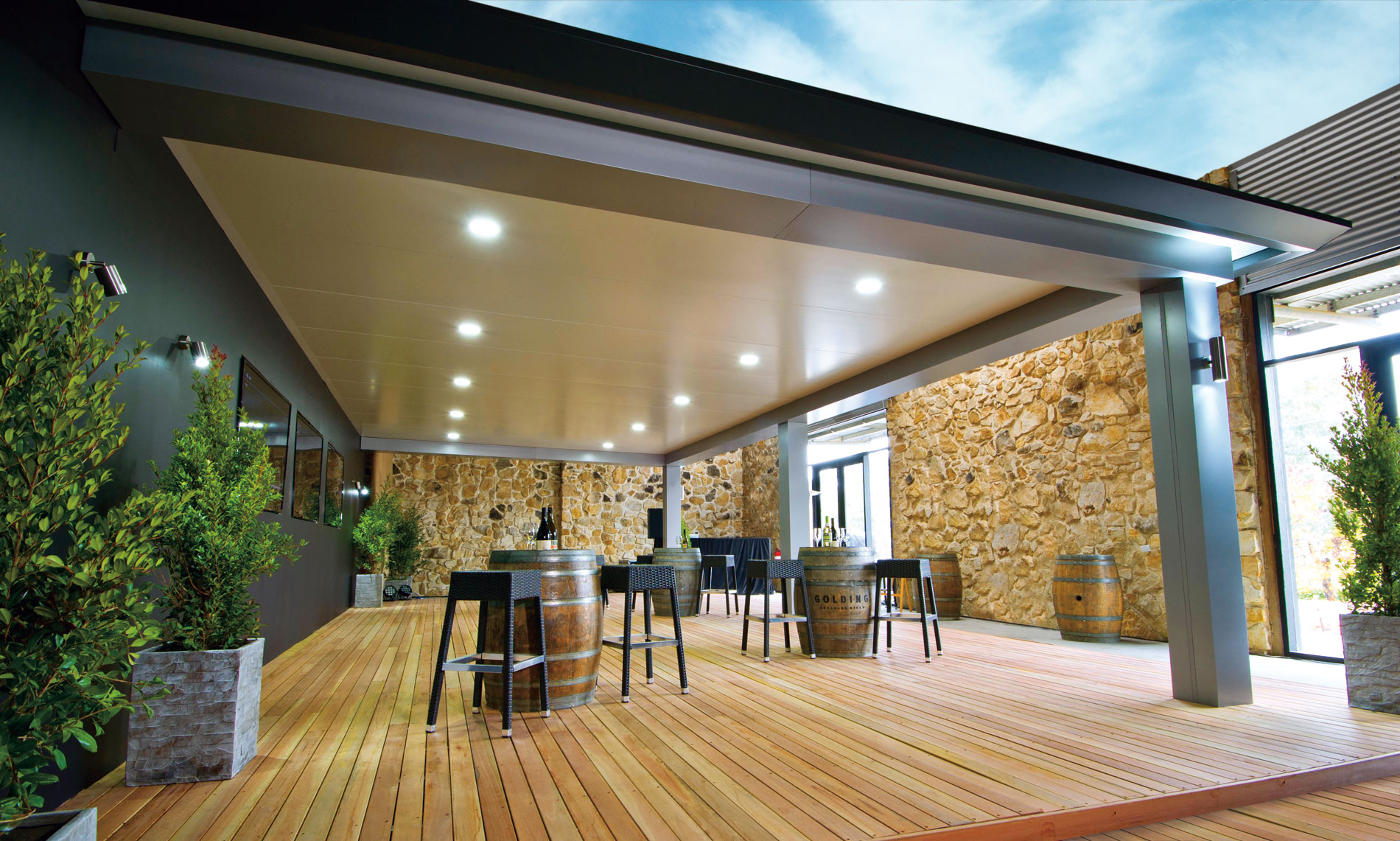 Stratco Outback Pavilion Grande in Melbourne | Outdoor Impressions